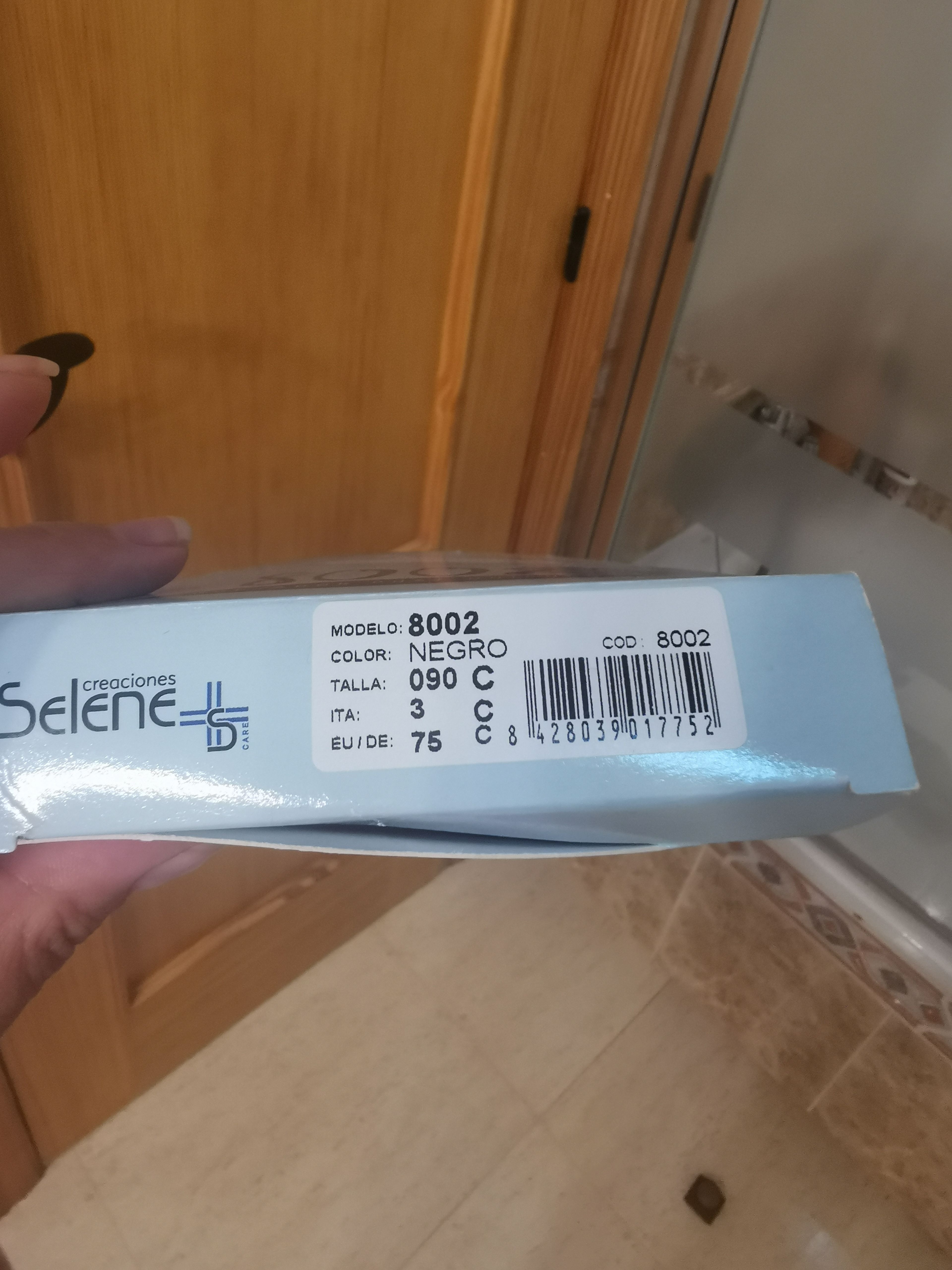 Maxtopexia periareolar con prótesis 275 cc proyección alta Mentor. 1 ...
